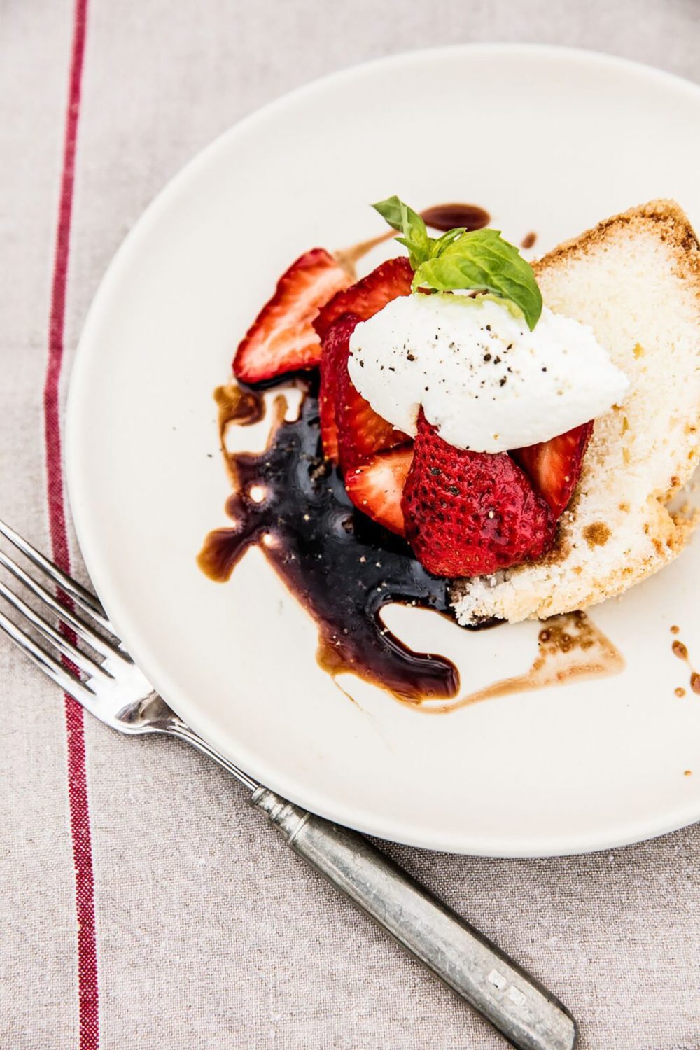 Gluten Free Cake Recipes: Torta Sabiosa Balsamic Strawberrries, and ...